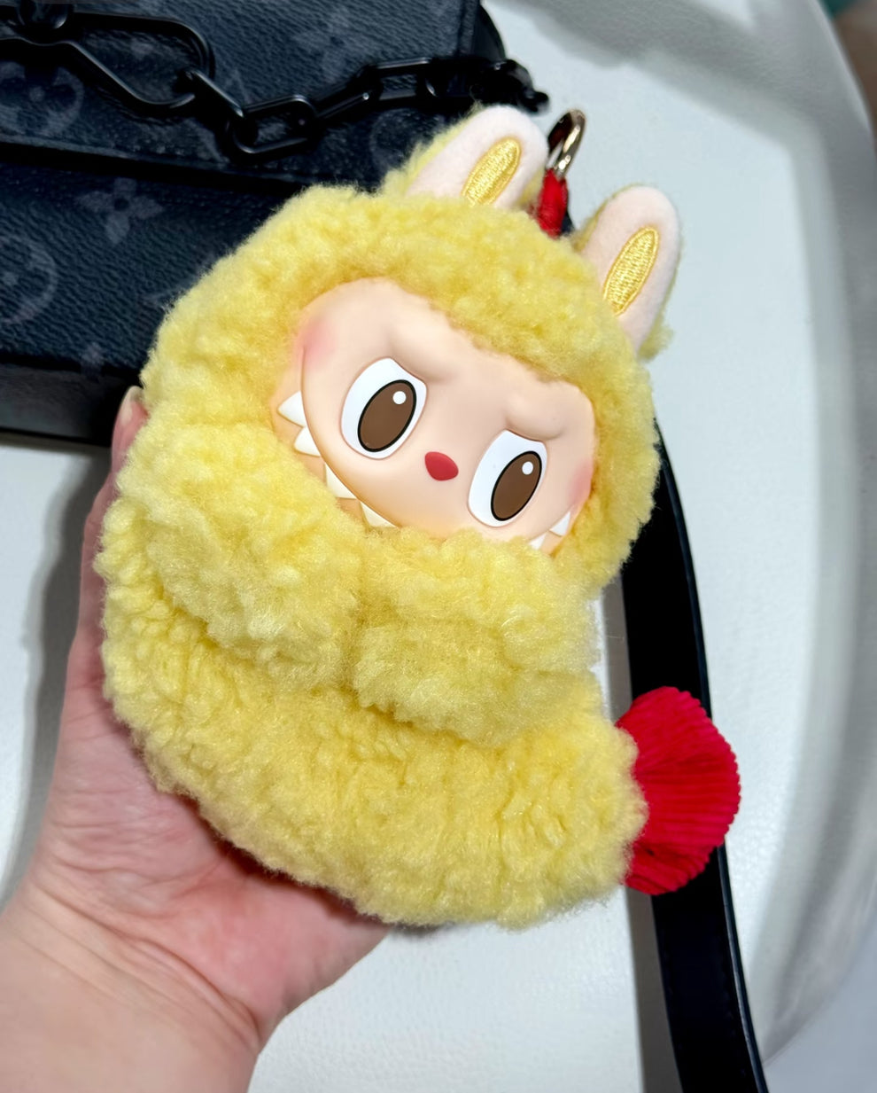 Labubu - Tempura Earphone Case Hanging Card Plush Pendant – Panda Pop SA